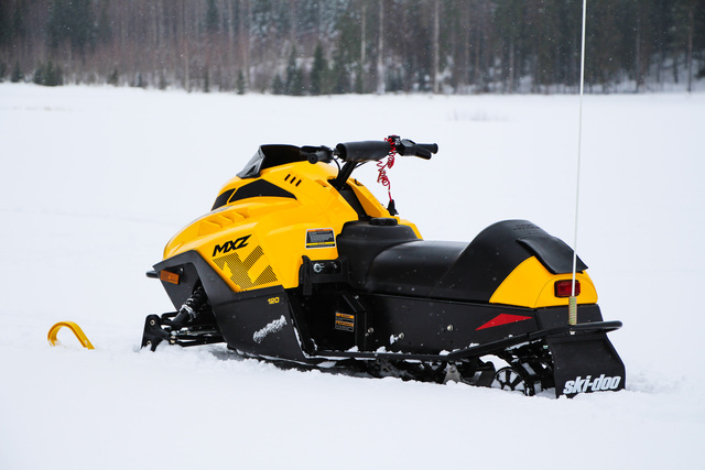 Lynx Rave 200 ja Ski-Doo MXZ 120 – Pikkukelkoilla harrastuksen hurmaan ...