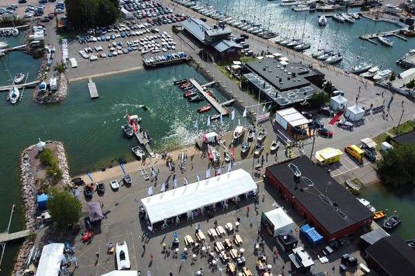 Uiva venenäyttely 2023 avautui Helsingin Lauttasaaressa | Nettivene