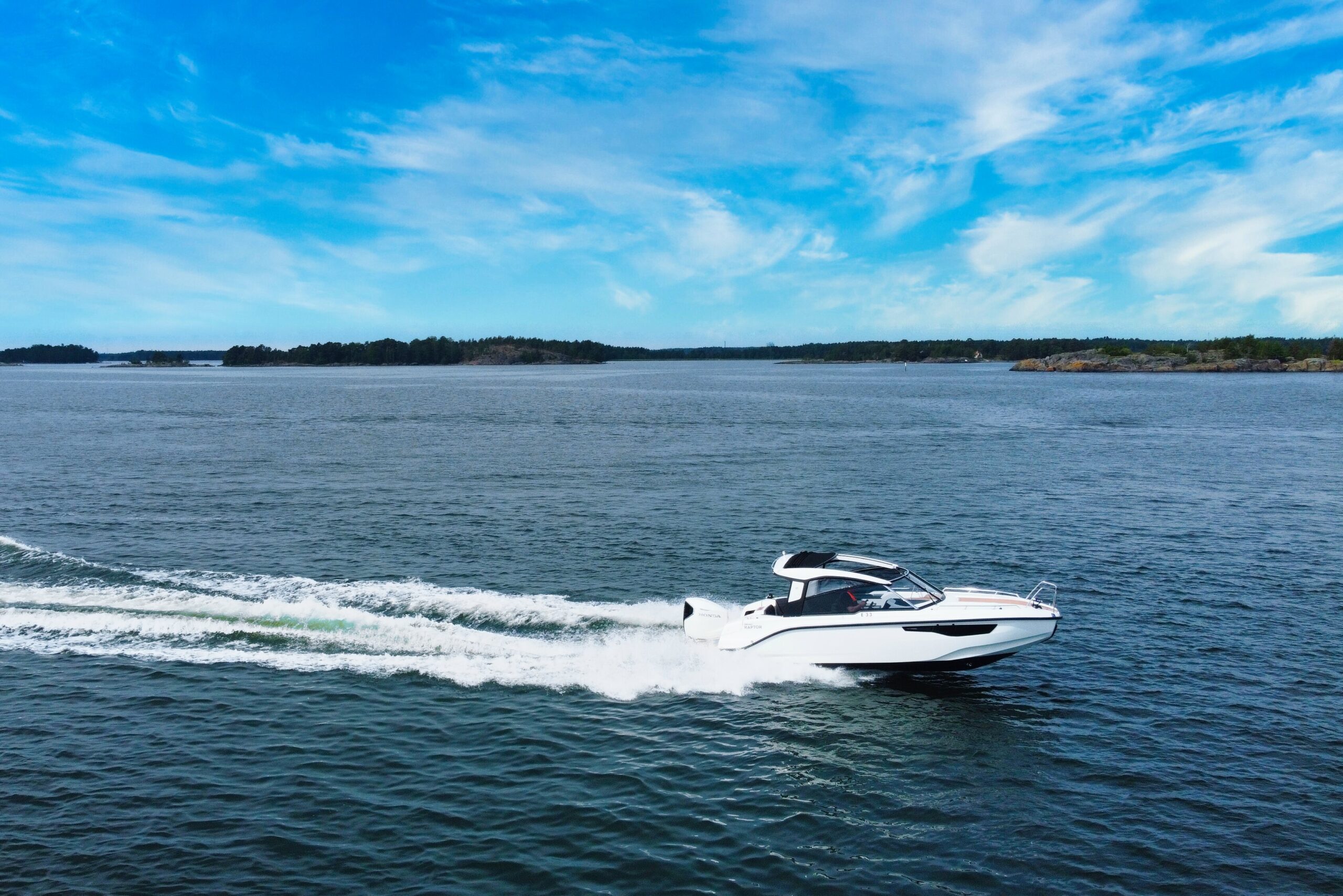 Silver Raptor ST – Katettu weekender täynnä tunnelmaa | Nettivene