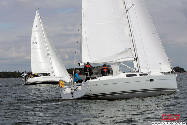 Hanse 375 ja Linjett 37 - moderni vastaan perinteinen | Nettivene